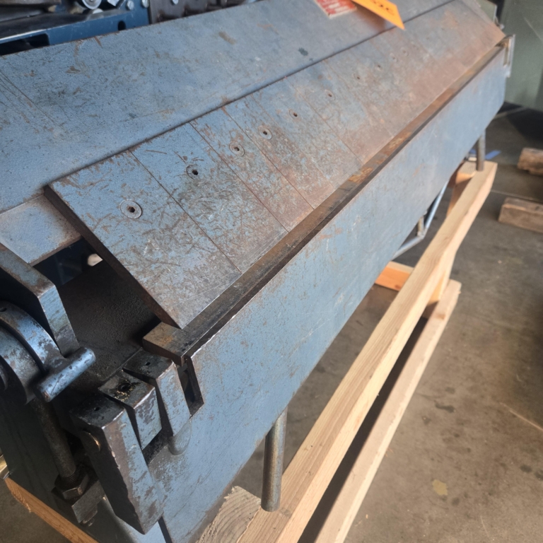 U14852C Used Connecticut U422 4 ft 22 gauge finger brake on wood stand ...